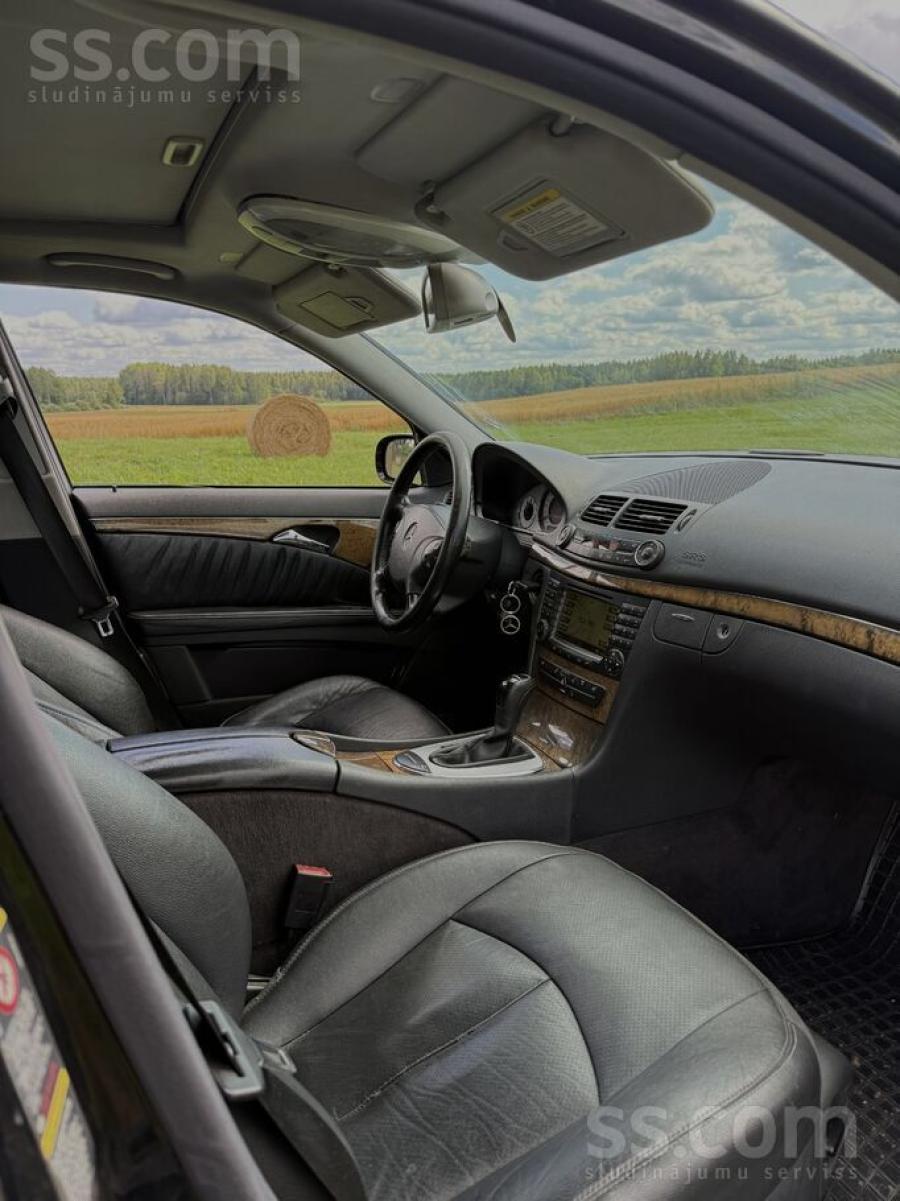 Black Mercedes-Benz E 280 2004 in Aluksne, with an engine capacity of 3.20 L and mileage of 314 thousand km for 2700 €, photo 8 on AUTOMOTO.COM.LV