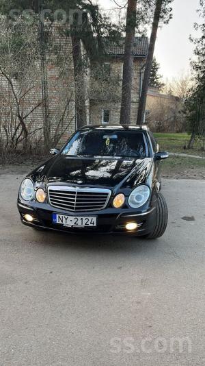 Melns Mercedes-Benz E 280 2005 Daugavpils, ar dzinēja tilpumu 3.00 L un nobraukumu 308 tūkst. km par 2690 €, foto 1 vietnē AUTOMOTO.COM.LV