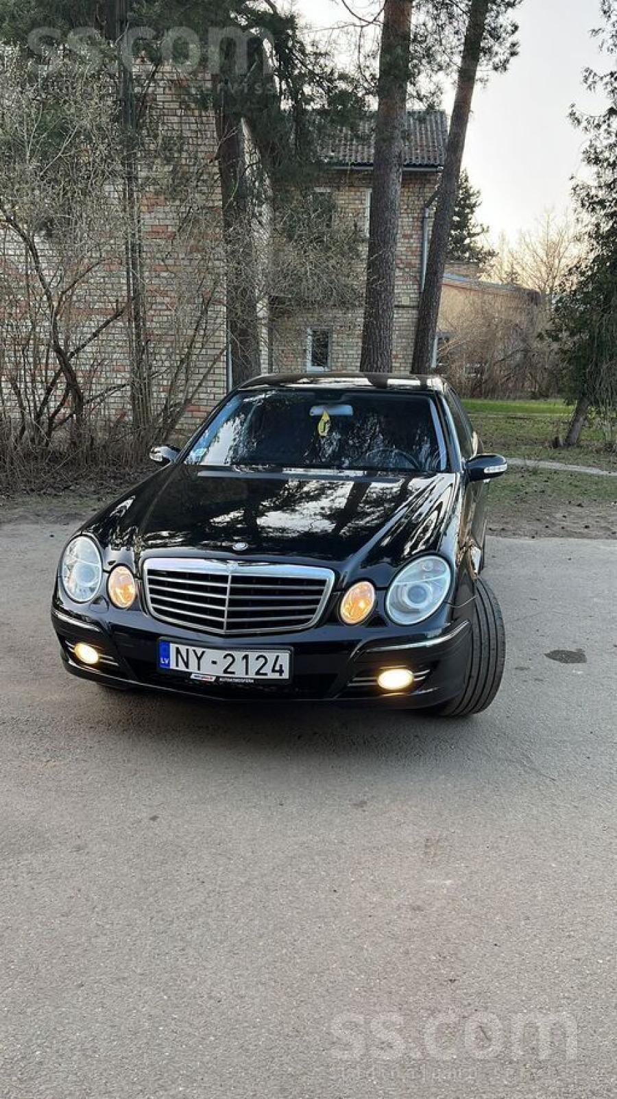 Melns Mercedes-Benz E 280 2005 Daugavpils, ar dzinēja tilpumu 3.00 L un nobraukumu 308 tūkst. km par 2690 €, foto 1 vietnē AUTOMOTO.COM.LV