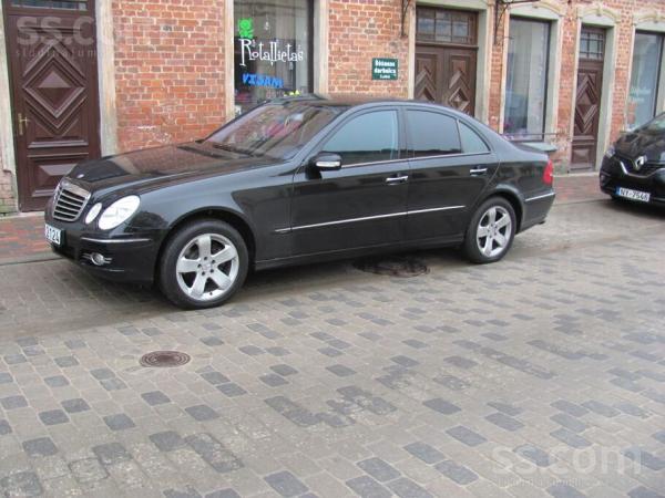 Black Mercedes-Benz E 280 2005 in Daugavpils, with an engine capacity of 3.00 L and mileage of 308 thousand km for 2690 €, photo 4 on AUTOMOTO.COM.LV