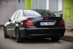 Melns Mercedes-Benz E 280 2005 Rīga, ar dzinēja tilpumu 3.00 L un nobraukumu 0 tūkst. km par 3990 €, foto 5 vietnē AUTOMOTO.COM.LV