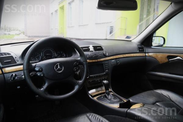 Melns Mercedes-Benz E 280 2005 Rīga, ar dzinēja tilpumu 3.00 L un nobraukumu 0 tūkst. km par 3990 €, foto 8 vietnē AUTOMOTO.COM.LV