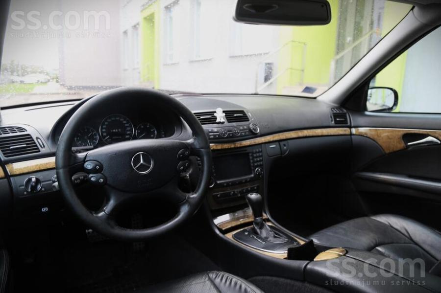 Melns Mercedes-Benz E 280 2005 Rīga, ar dzinēja tilpumu 3.00 L un nobraukumu 0 tūkst. km par 3990 €, foto 8 vietnē AUTOMOTO.COM.LV