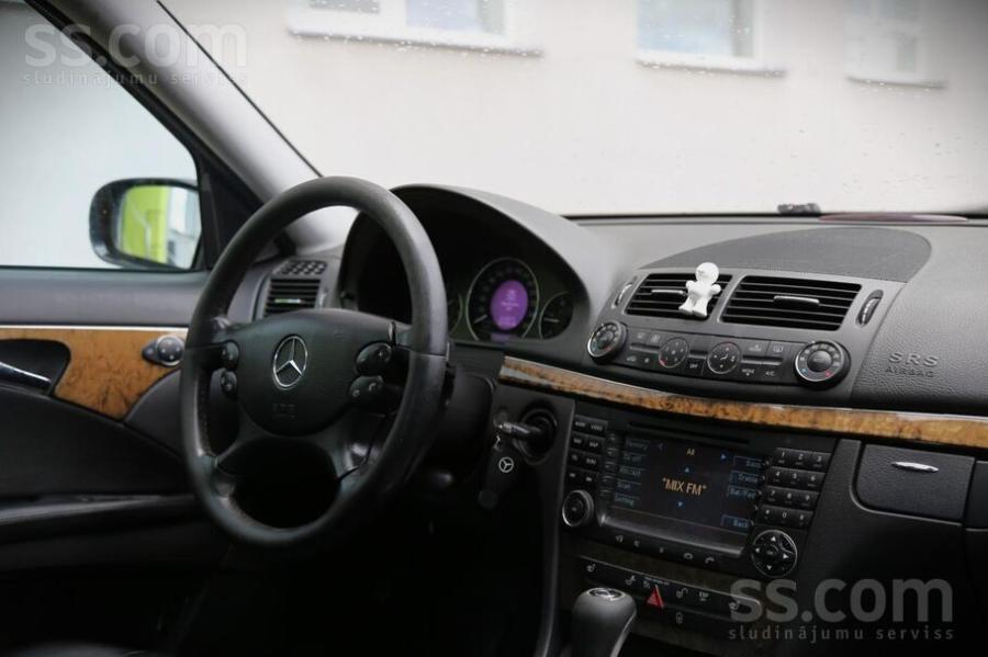 Melns Mercedes-Benz E 280 2005 Rīga, ar dzinēja tilpumu 3.00 L un nobraukumu 0 tūkst. km par 3990 €, foto 13 vietnē AUTOMOTO.COM.LV