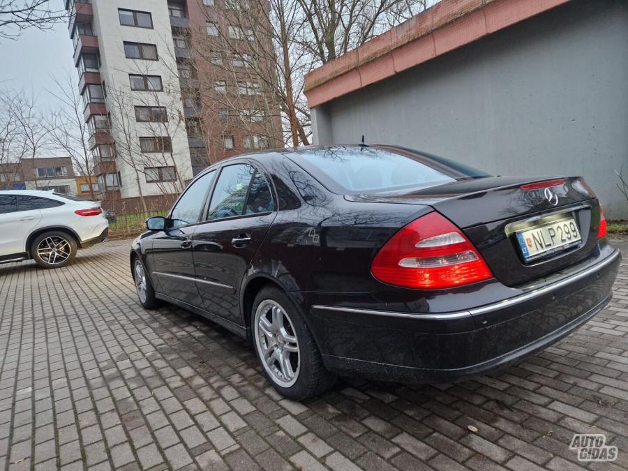 Black Mercedes-Benz E 280 2005 in Klaipeda, with an engine capacity of 3.00 L and mileage of 280 thousand km for 3500 €, photo 5 on AUTOMOTO.COM.LV