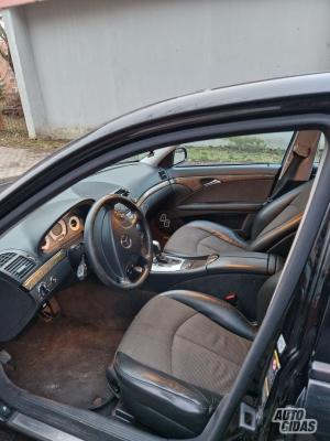 Black Mercedes-Benz E 280 2005 in Klaipeda, with an engine capacity of 3.00 L and mileage of 280 thousand km for 3500 €, photo 12 on AUTOMOTO.COM.LV