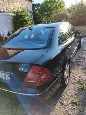 Melns Mercedes-Benz E 280 2005 Rīga, ar dzinēja tilpumu 3.20 L un nobraukumu 340 tūkst. km par 2200 €, foto 4 vietnē AUTOMOTO.COM.LV