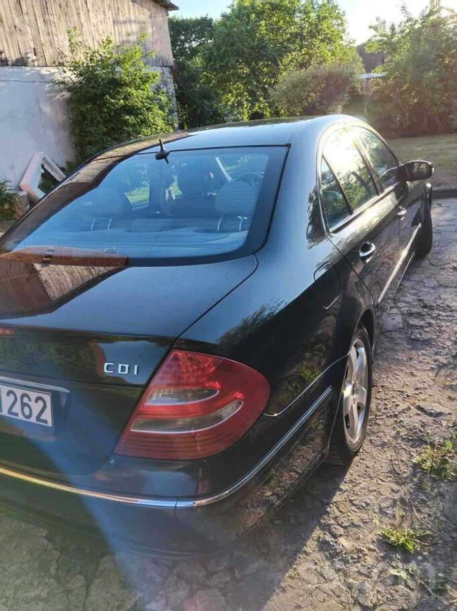 Melns Mercedes-Benz E 280 2005 Rīga, ar dzinēja tilpumu 3.20 L un nobraukumu 340 tūkst. km par 2200 €, foto 4 vietnē AUTOMOTO.COM.LV