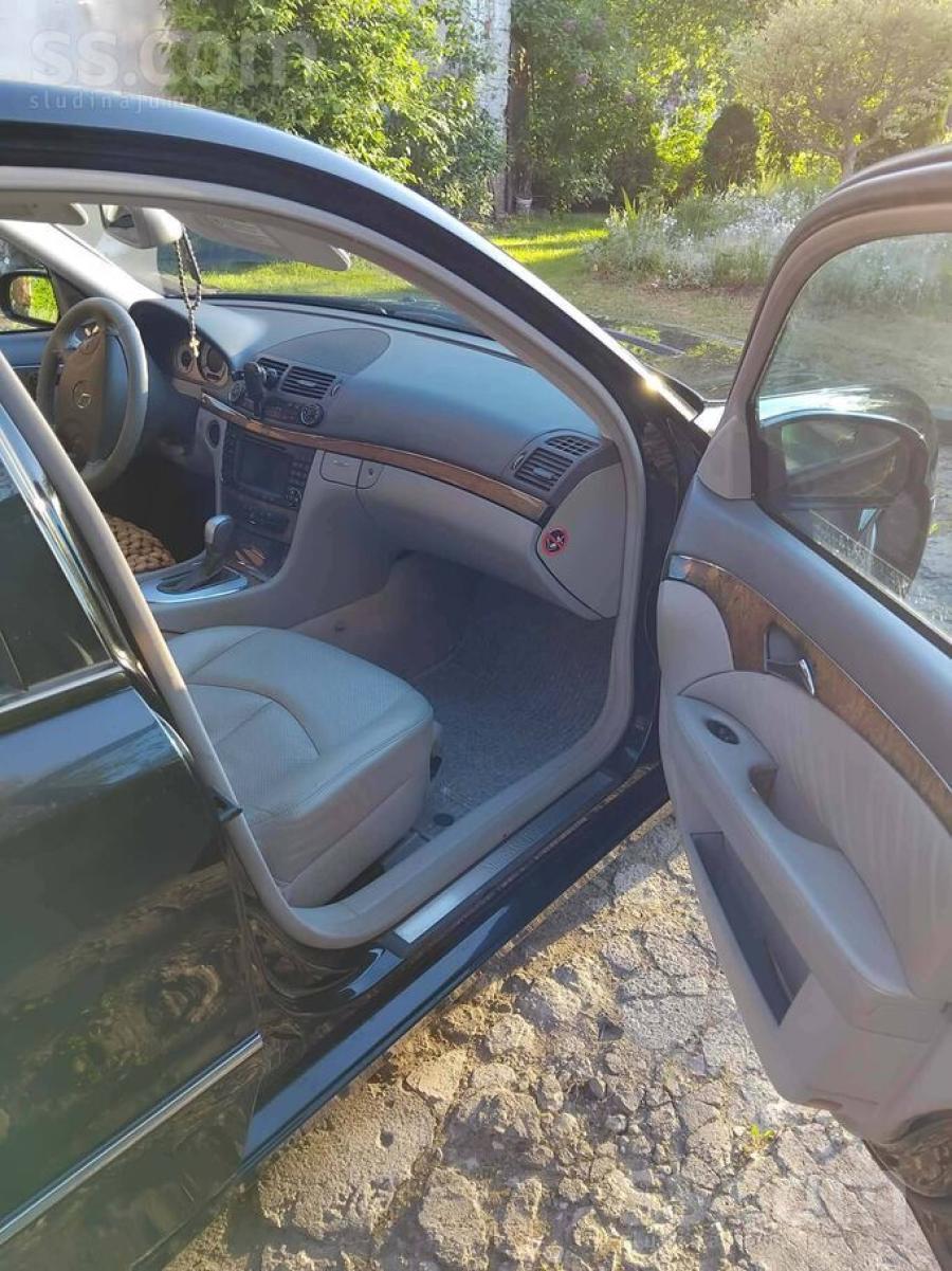 Melns Mercedes-Benz E 280 2005 Rīga, ar dzinēja tilpumu 3.20 L un nobraukumu 340 tūkst. km par 2200 €, foto 10 vietnē AUTOMOTO.COM.LV