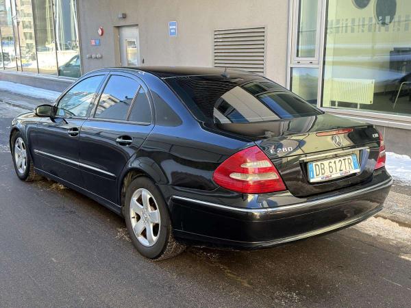 Black Mercedes-Benz E 280 2006 in Vilnius, with an engine capacity of 2.99 L and mileage of 465 thousand km for 2200 €, photo 2 on AUTOMOTO.COM.LV