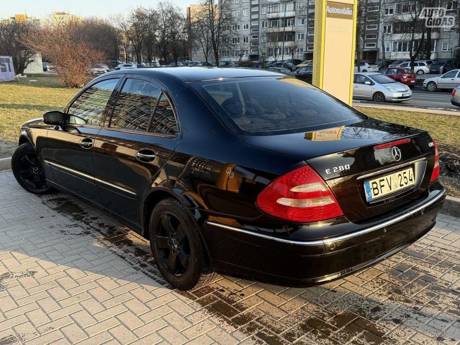 Melns Mercedes-Benz E 280 2006 Kauņa, ar dzinēja tilpumu 3.20 L un nobraukumu 426 tūkst. km par 1750 €, foto 2 vietnē AUTOMOTO.COM.LV