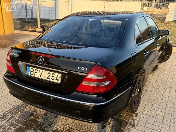 Black Mercedes-Benz E 280 2006 in Kaunas, with an engine capacity of 3.20 L and mileage of 426 thousand km for 1750 €, photo 3 on AUTOMOTO.COM.LV