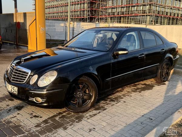 Black Mercedes-Benz E 280 2006 in Kaunas, with an engine capacity of 3.20 L and mileage of 426 thousand km for 1750 €, photo 7 on AUTOMOTO.COM.LV