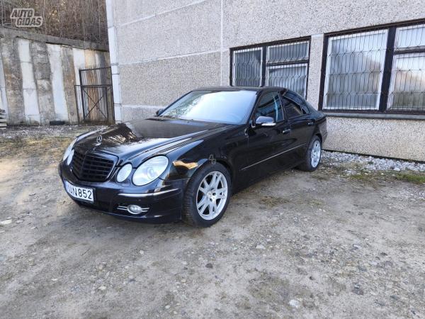 Black Mercedes-Benz E 280 2006 in Kaunas, with an engine capacity of 3.00 L and mileage of 338 thousand km for 4300 €, photo 1 on AUTOMOTO.COM.LV