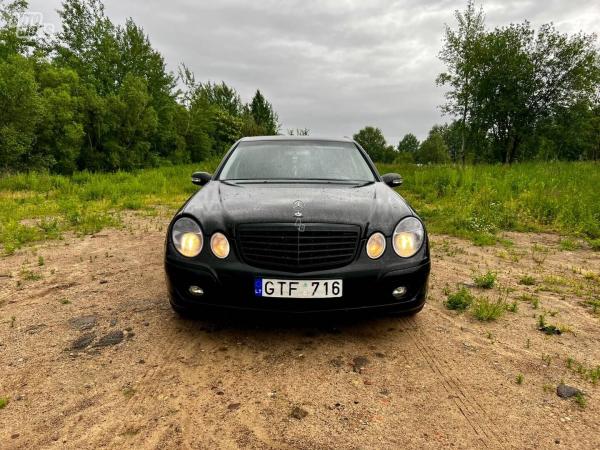 Melns Mercedes-Benz E 280 2006 Kauņa, ar dzinēja tilpumu 3.00 L un nobraukumu 350 tūkst. km par 2499 €, foto 1 vietnē AUTOMOTO.COM.LV