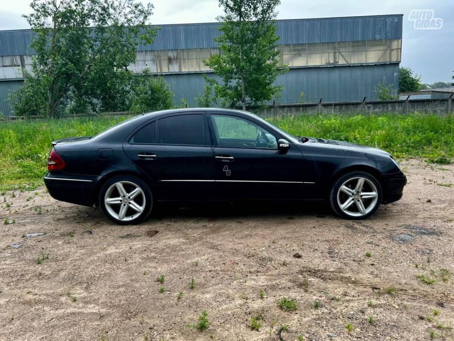 Черный Мерседес Е 280 2006 в Каунас, объемом двигателя 3.00 л и пробегом 350 тыс. км за 2499 €, фото 9 на AUTOMOTO.COM.LV