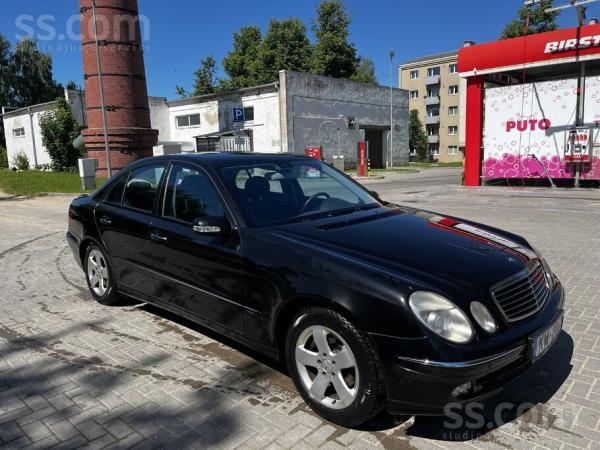 Black Mercedes-Benz E 280 2006 in Saldus, with an engine capacity of 3.00 L and mileage of 351 thousand km for 2500 €, photo 4 on AUTOMOTO.COM.LV