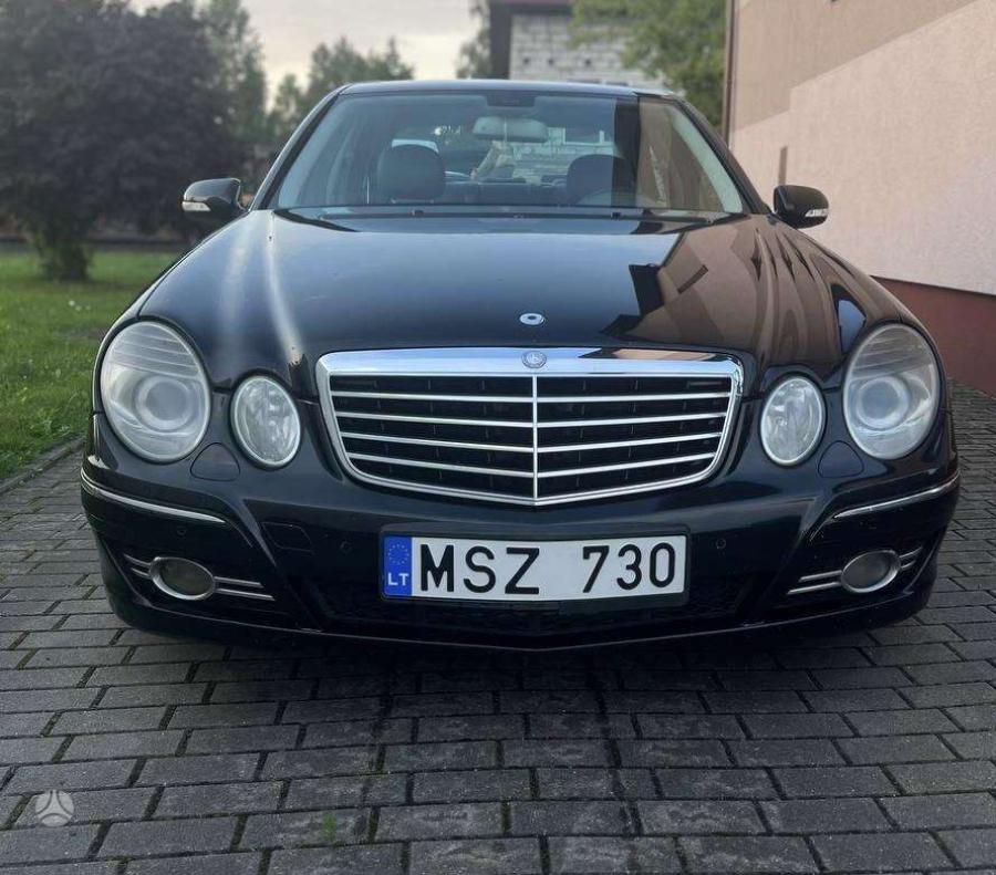Черный Мерседес Е 280 2006 в Вильнюс, объемом двигателя 2.99 л и пробегом 414 тыс. км за 2900 €, фото 4 на AUTOMOTO.COM.LV