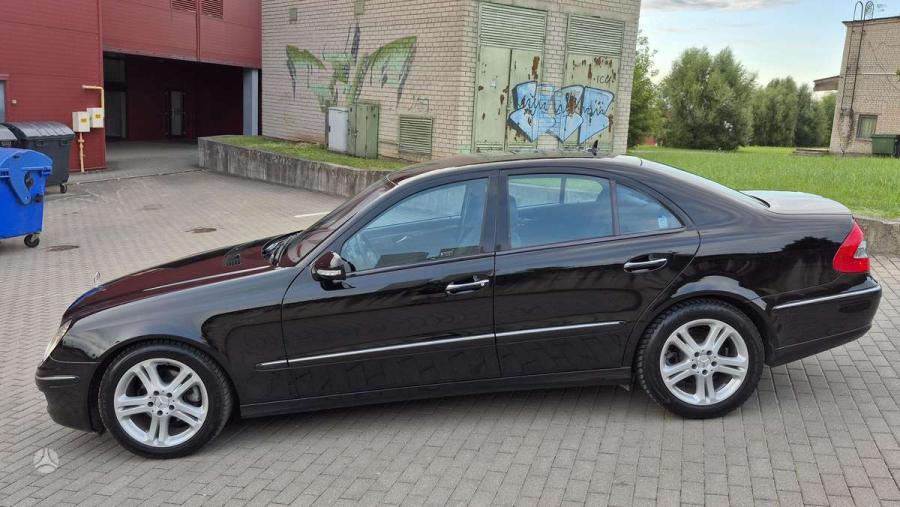 Melns Mercedes-Benz E 280 2006 Utena, ar dzinēja tilpumu 2.99 L un nobraukumu 278 tūkst. km par 4499 €, foto 14 vietnē AUTOMOTO.COM.LV