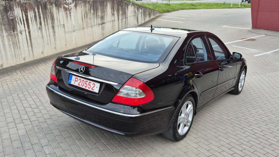 Melns Mercedes-Benz E 280 2006 Utena, ar dzinēja tilpumu 2.99 L un nobraukumu 278 tūkst. km par 4499 €, foto 16 vietnē AUTOMOTO.COM.LV