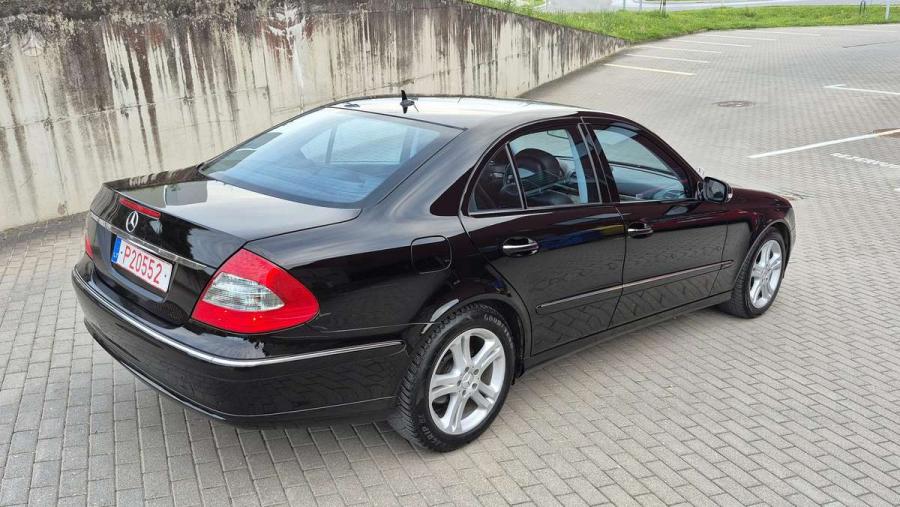 Melns Mercedes-Benz E 280 2006 Utena, ar dzinēja tilpumu 2.99 L un nobraukumu 278 tūkst. km par 4499 €, foto 17 vietnē AUTOMOTO.COM.LV