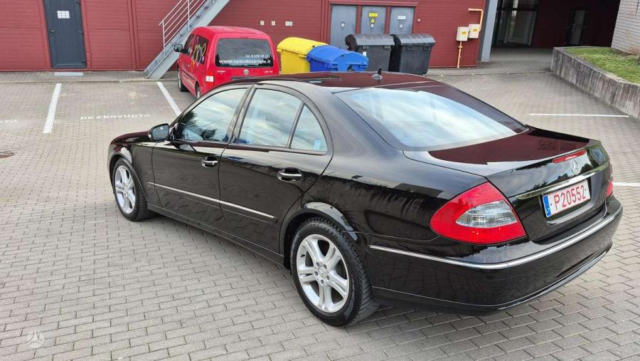 Melns Mercedes-Benz E 280 2006 Utena, ar dzinēja tilpumu 2.99 L un nobraukumu 278 tūkst. km par 4499 €, foto 20 vietnē AUTOMOTO.COM.LV
