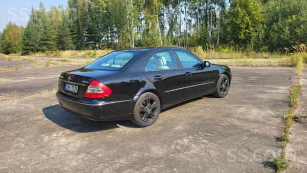 Black Mercedes-Benz E 280 2007 in Riga, with an engine capacity of 3.00 L and mileage of 324 thousand km for 5200 €, photo 2 on AUTOMOTO.COM.LV