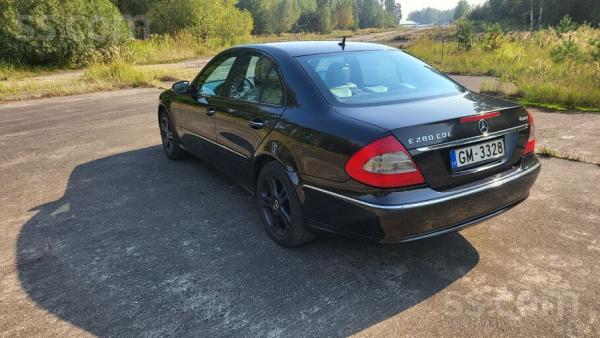 Черный Мерседес Е 280 2007 в Рига, объемом двигателя 3.00 л и пробегом 324 тыс. км за 4500 €, фото 4 на AUTOMOTO.COM.LV