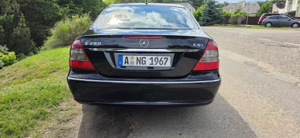 Black Mercedes-Benz E 280 2007 in Kaunas, with an engine capacity of 2.99 L and mileage of 315 thousand km for 5999 €, photo 8 on AUTOMOTO.COM.LV