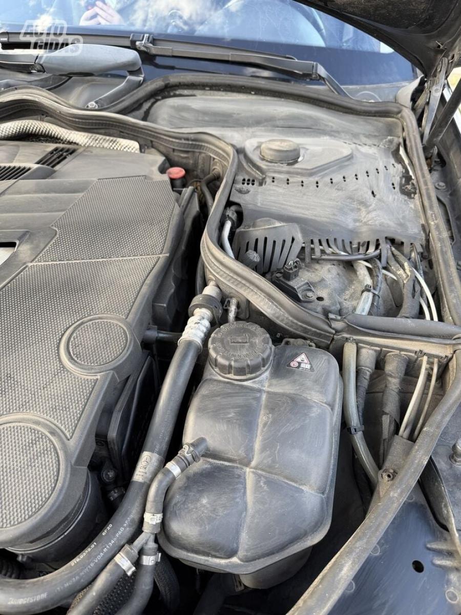 Melns Mercedes-Benz E 280 2007 Viļņa, ar dzinēja tilpumu 3.00 L un nobraukumu 416 tūkst. km par 3000 €, foto 31 vietnē AUTOMOTO.COM.LV