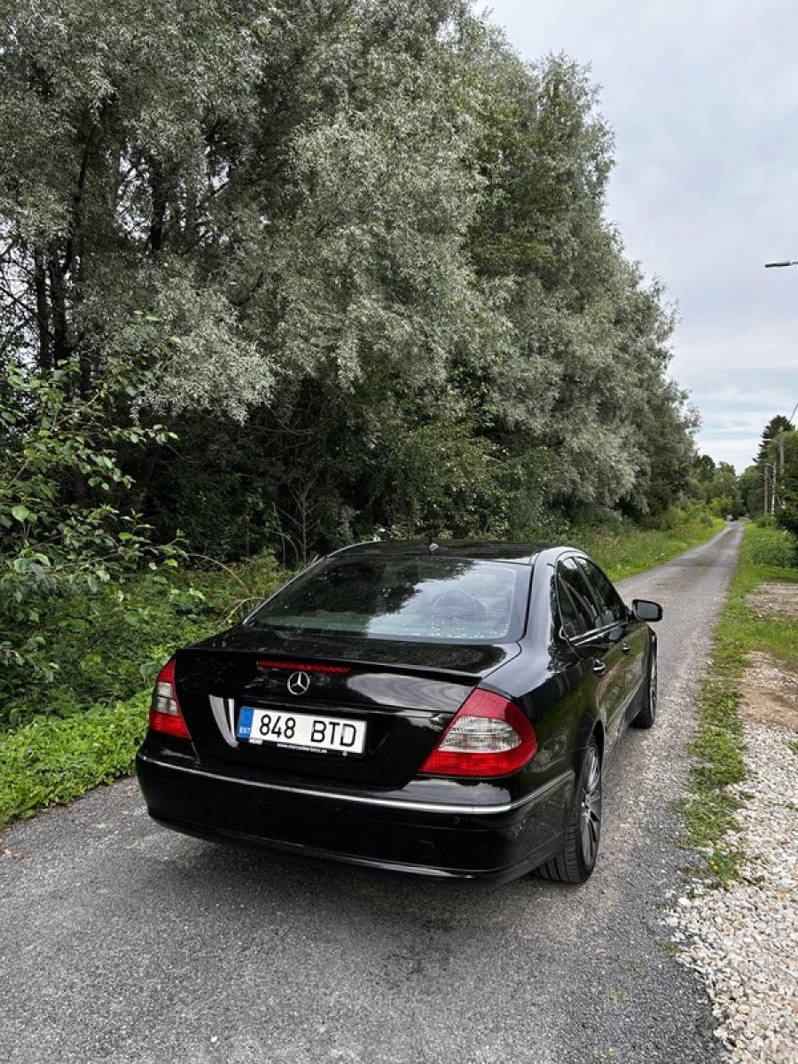 Melns Mercedes-Benz E 280 2007 Tallina, ar dzinēja tilpumu 3.00 L un nobraukumu 376 tūkst. km par 6500 €, foto 16 vietnē AUTOMOTO.COM.LV
