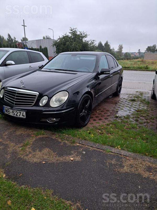 Melns Mercedes-Benz E 280 2008 Liepāja, ar dzinēja tilpumu 3.00 L un nobraukumu 320 tūkst. km par 5200 €, foto 3 vietnē AUTOMOTO.COM.LV