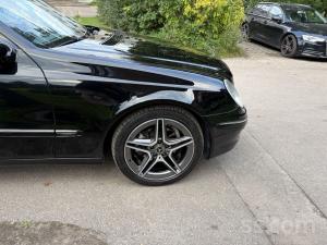 Melns Mercedes-Benz E 280 2008 Rīga, ar dzinēja tilpumu 2.80 L un nobraukumu 252 tūkst. km par 5500 €, foto 4 vietnē AUTOMOTO.COM.LV