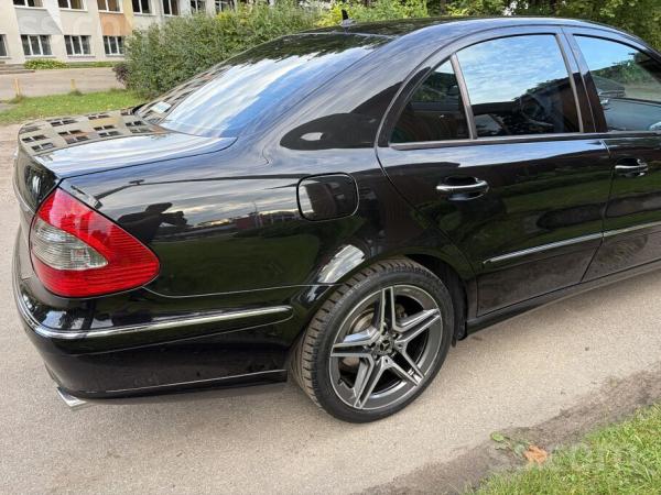 Mercedes-Benz E 280 2008 RÄ«ga vietnÄ Melns Mercedes-Benz E 280 2008 RÄ«ga, ar dzinÄja tilpumu 2.80 L un nobraukumu 252 tÅ«kst. km par 5500 ā¬, foto 6 vietnÄ AUTOMOTO.COM.LV