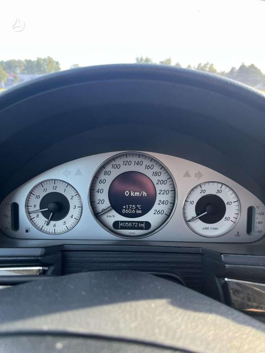 Черный Мерседес Е 280 2004 в Каунас, объемом двигателя 3.22 л и пробегом 406 тыс. км за 2800 €, фото 8 на AUTOMOTO.COM.LV