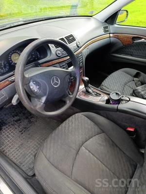 Melns Mercedes-Benz E 280 2005 Aizkraukle, ar dzinēja tilpumu 3.20 L un nobraukumu 333 tūkst. km par 2100 €, foto 7 vietnē AUTOMOTO.COM.LV