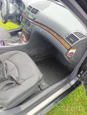 Melns Mercedes-Benz E 280 2005 Aizkraukle, ar dzinēja tilpumu 3.20 L un nobraukumu 333 tūkst. km par 2100 €, foto 9 vietnē AUTOMOTO.COM.LV