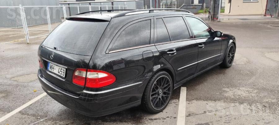 Black Mercedes-Benz E 280 2005 in Daugavpils, with an engine capacity of 3.00 L and mileage of 255 thousand km for 4000 €, photo 4 on AUTOMOTO.COM.LV