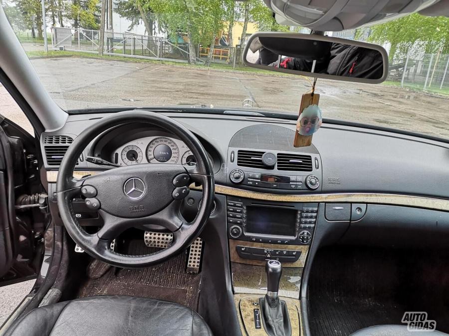 Melns Mercedes-Benz E 280 2006 Marijampole, ar dzinēja tilpumu 3.00 L un nobraukumu 329 tūkst. km par 2800 €, foto 9 vietnē AUTOMOTO.COM.LV