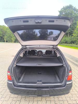 Black Mercedes-Benz E 280 2006 in Saldus, with an engine capacity of 3.00 L and mileage of 339 thousand km for 3500 €, photo 6 on AUTOMOTO.COM.LV