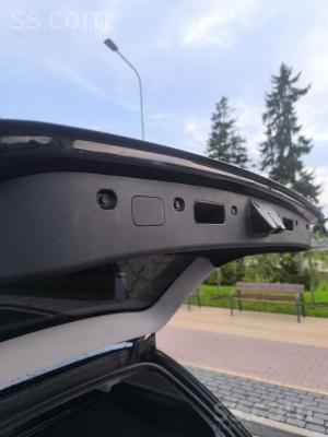 Black Mercedes-Benz E 280 2006 in Saldus, with an engine capacity of 3.00 L and mileage of 339 thousand km for 3500 €, photo 9 on AUTOMOTO.COM.LV