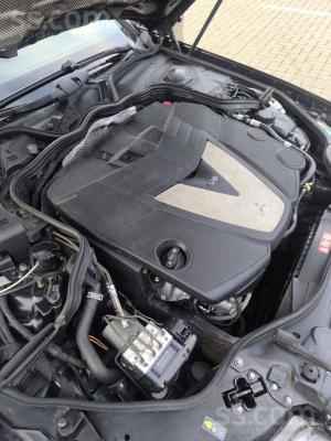 Black Mercedes-Benz E 280 2006 in Saldus, with an engine capacity of 3.00 L and mileage of 339 thousand km for 3500 €, photo 11 on AUTOMOTO.COM.LV