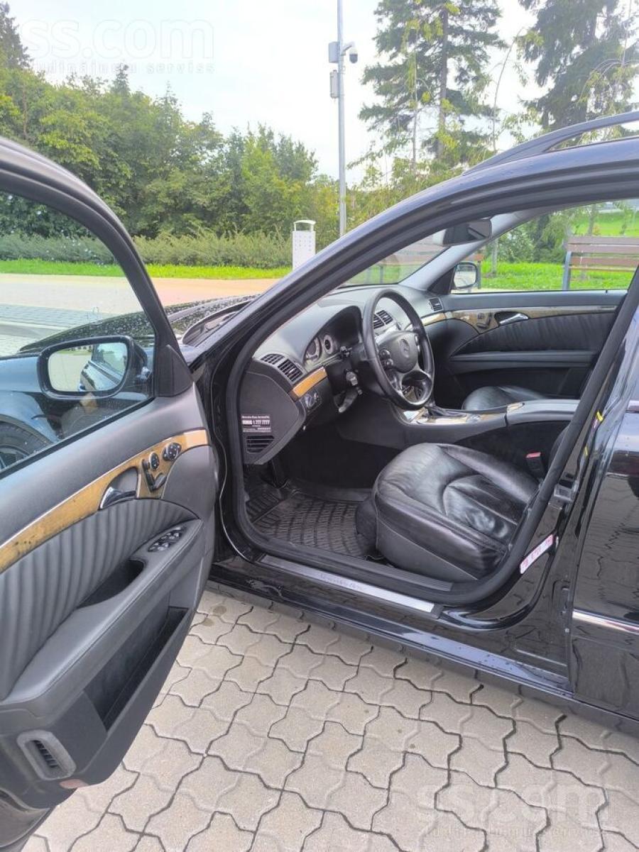 Black Mercedes-Benz E 280 2006 in Saldus, with an engine capacity of 3.00 L and mileage of 339 thousand km for 3500 €, photo 13 on AUTOMOTO.COM.LV