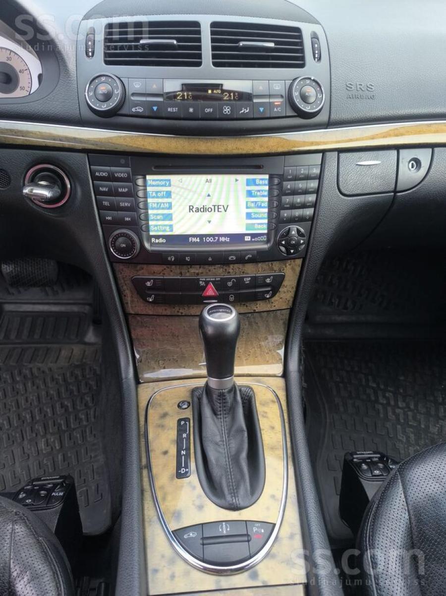 Black Mercedes-Benz E 280 2006 in Saldus, with an engine capacity of 3.00 L and mileage of 339 thousand km for 3500 €, photo 15 on AUTOMOTO.COM.LV
