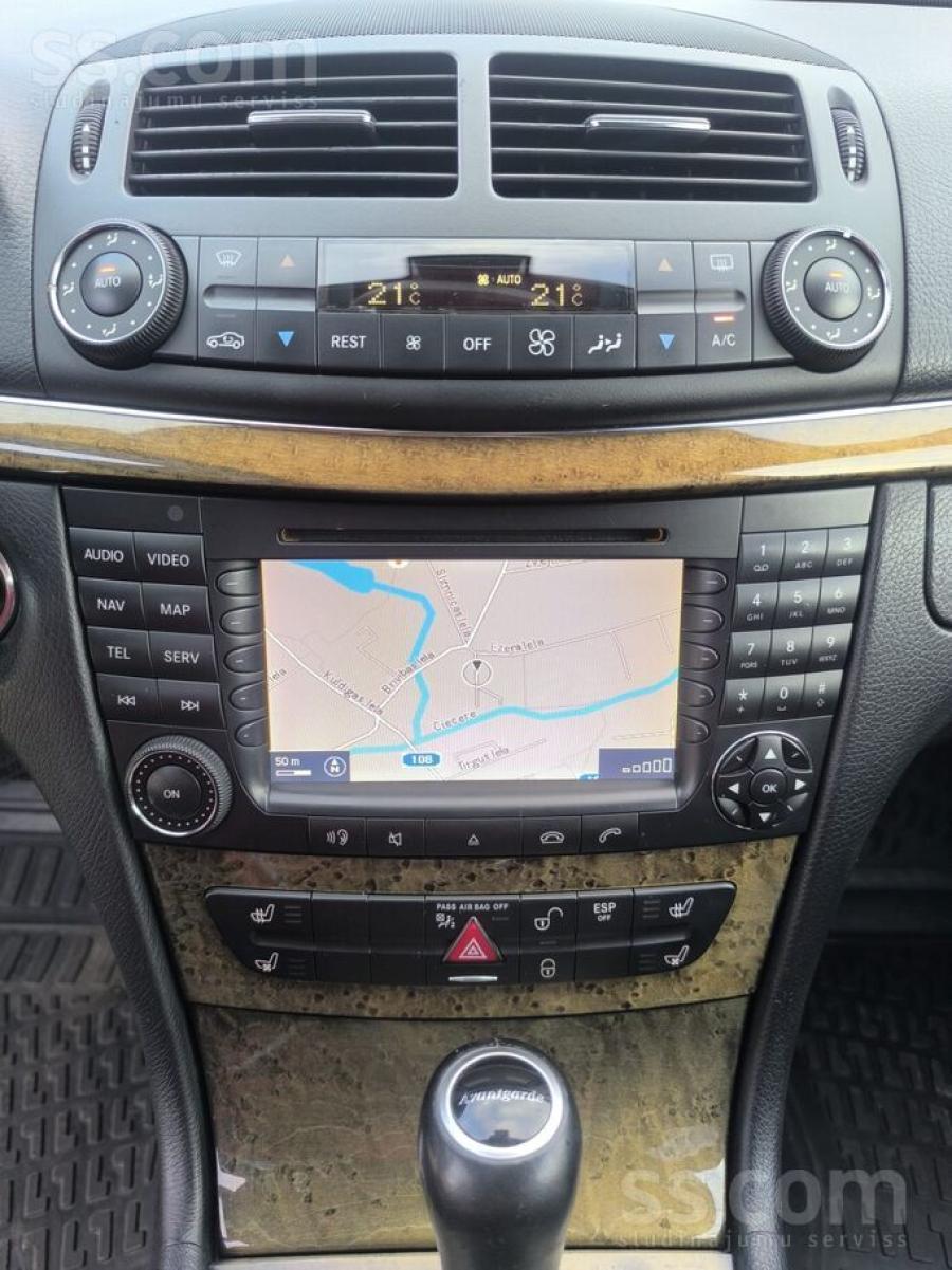 Black Mercedes-Benz E 280 2006 in Saldus, with an engine capacity of 3.00 L and mileage of 339 thousand km for 3500 €, photo 16 on AUTOMOTO.COM.LV