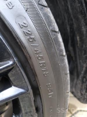 Black Mercedes-Benz E 280 2006 in Saldus, with an engine capacity of 3.00 L and mileage of 339 thousand km for 3500 €, photo 25 on AUTOMOTO.COM.LV
