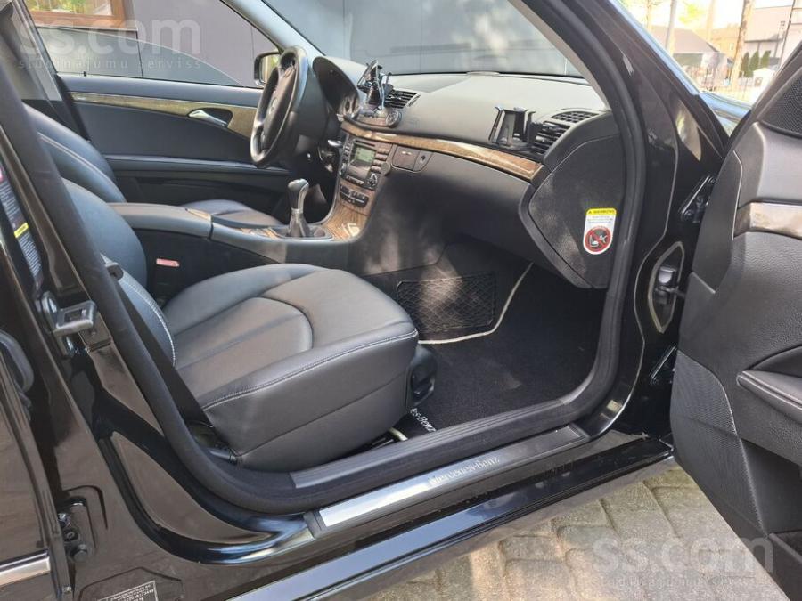 Melns Mercedes-Benz E 280 2007 Daugavpils, ar dzinēja tilpumu 3.00 L un nobraukumu 360 tūkst. km par 3550 €, foto 17 vietnē AUTOMOTO.COM.LV