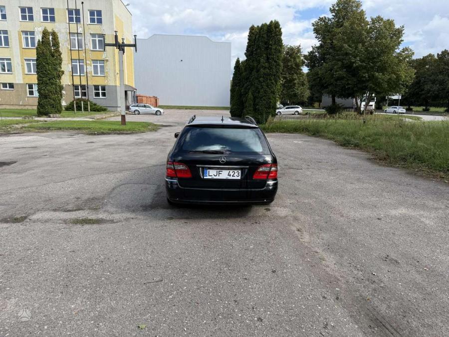 Black Mercedes-Benz E 280 2007 in Marijampole, with an engine capacity of 2.99 L and mileage of 525 thousand km for 2999 €, photo 4 on AUTOMOTO.COM.LV