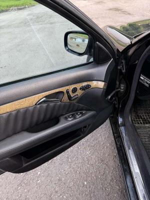Black Mercedes-Benz E 280 2007 in Marijampole, with an engine capacity of 2.99 L and mileage of 525 thousand km for 2999 €, photo 6 on AUTOMOTO.COM.LV