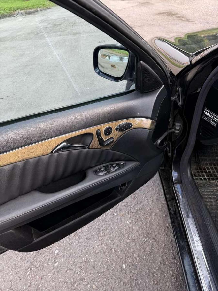 Black Mercedes-Benz E 280 2007 in Marijampole, with an engine capacity of 2.99 L and mileage of 525 thousand km for 2999 €, photo 6 on AUTOMOTO.COM.LV